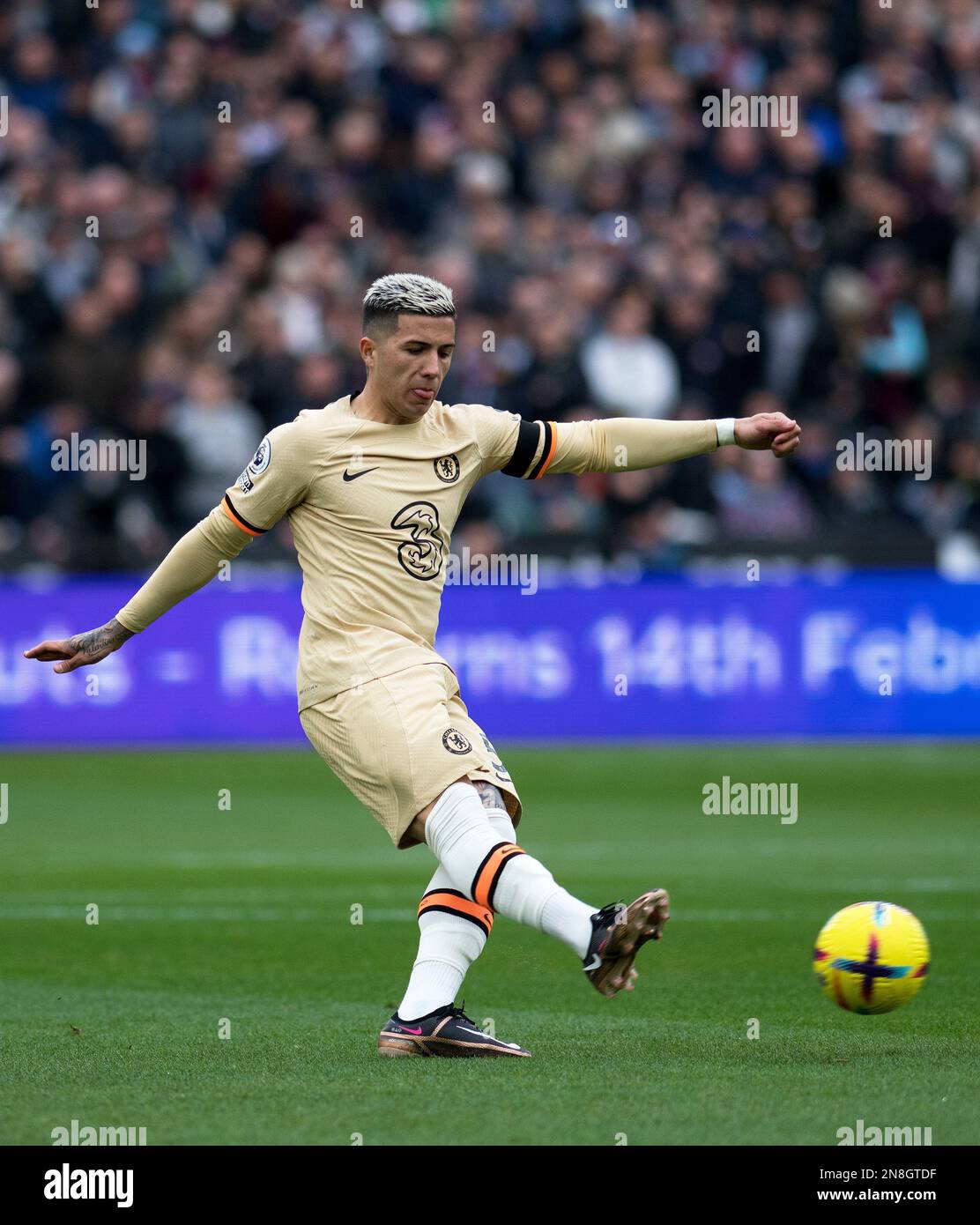 Enzo fernandez chelsea hi-res stock photography and images - Alamy