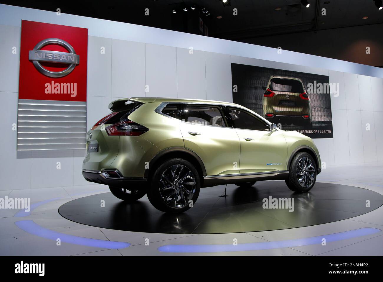 The Nissan Hi-Cross hybrid concept is unveiled at the LA Auto Show in ...