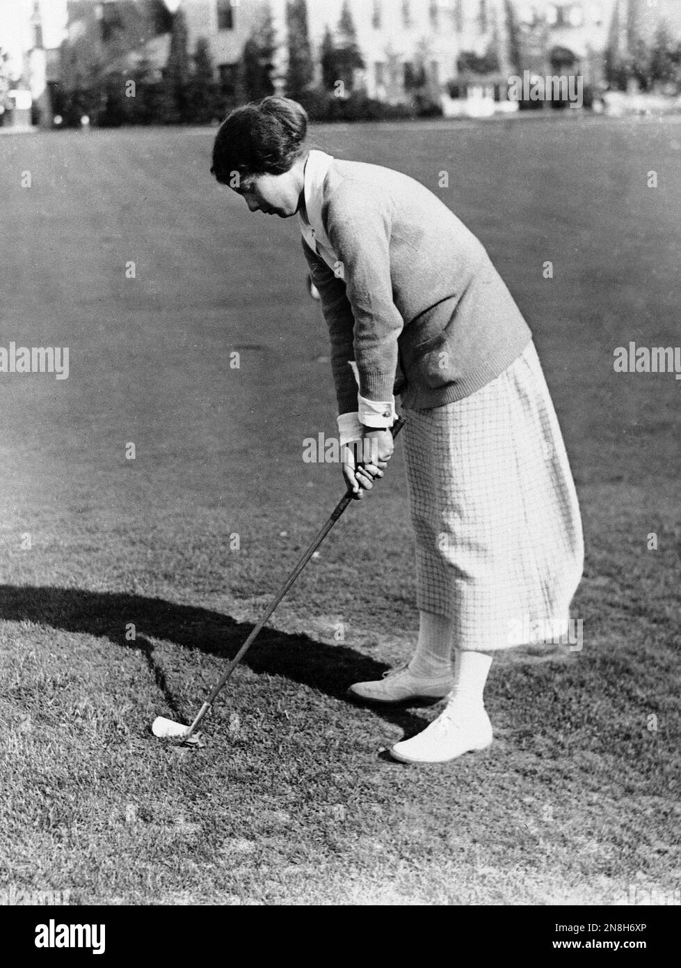 Famed golfer Glenna Collett practices before the Women's Golf ...