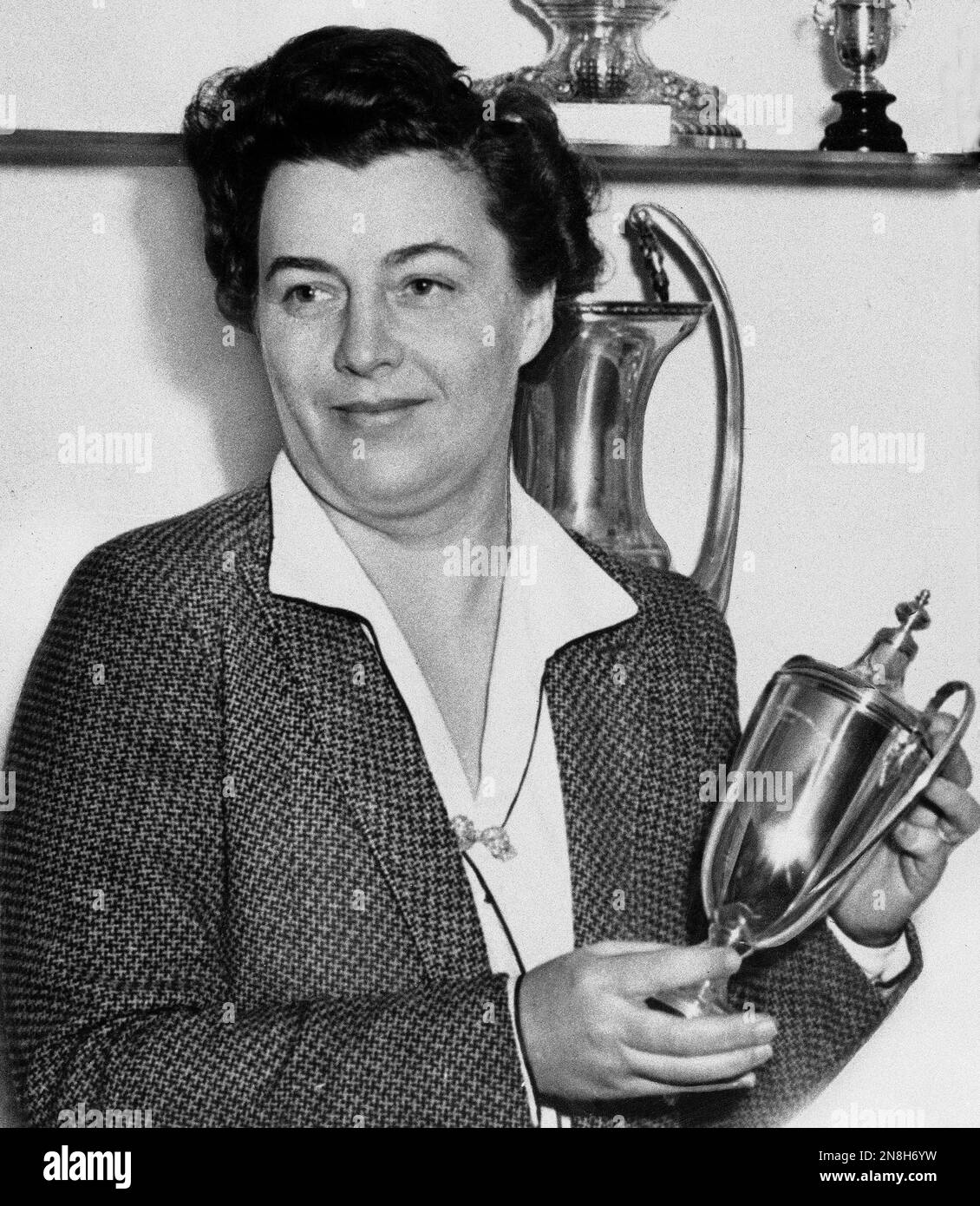 Golfer Glenna Collett Vare in her Marion, Pa. home as she holds the ...