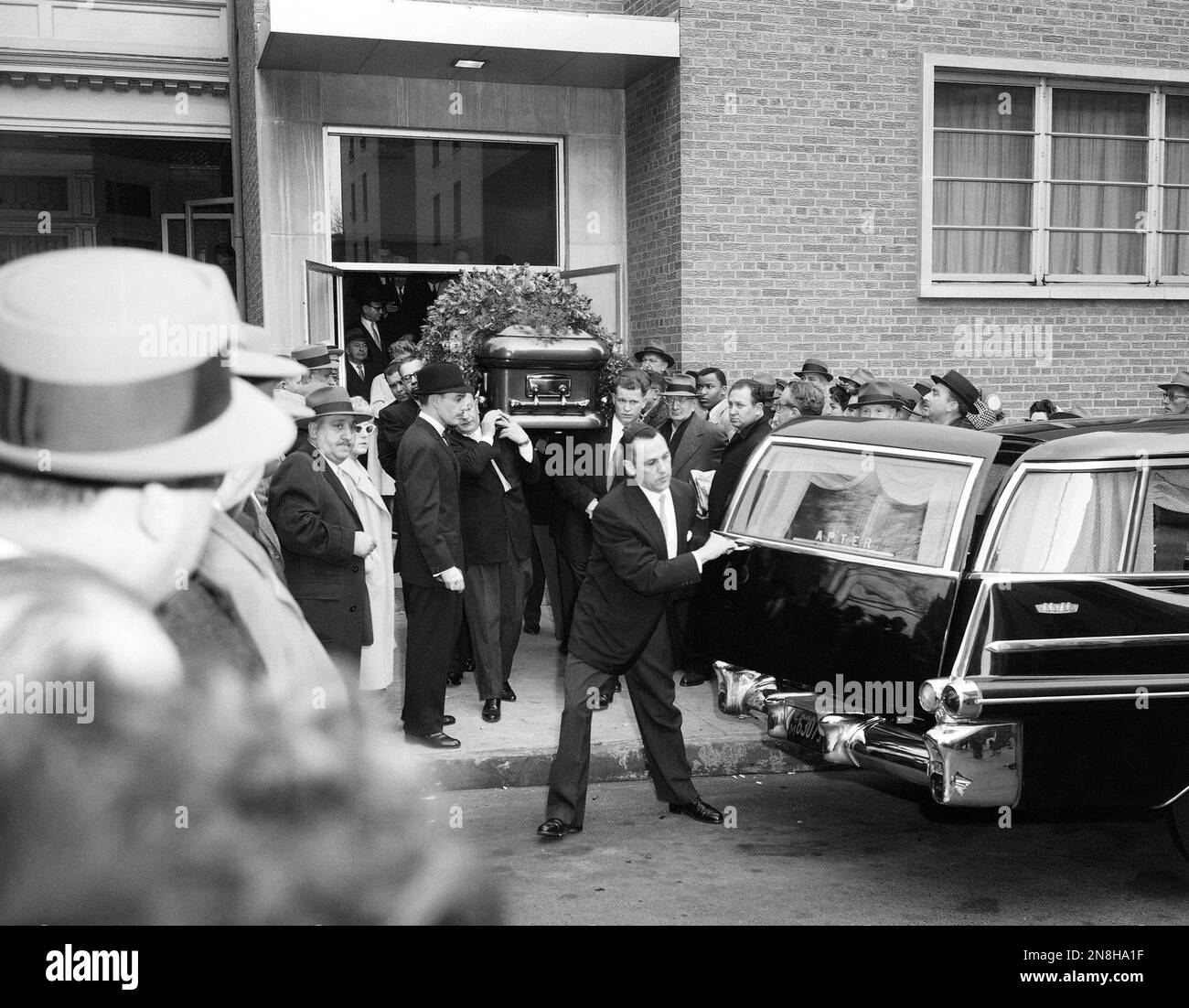 Fifteen hundred people came to pay their last respects to one-time ...