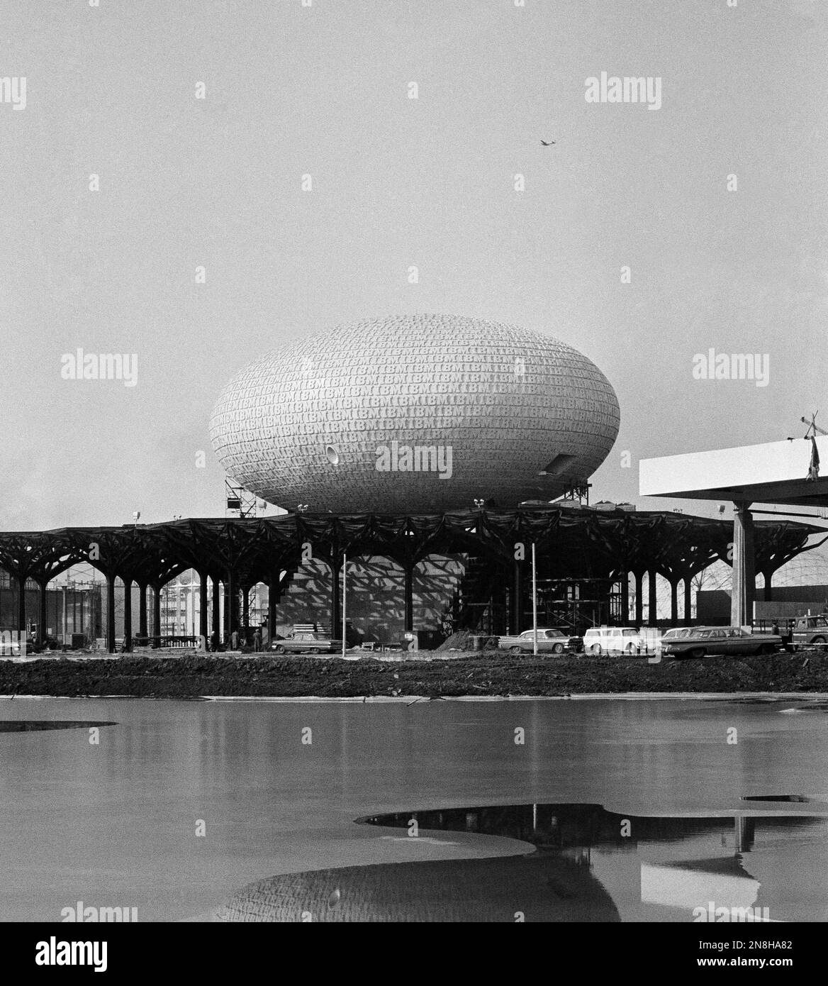 An ultra-modern building of the International Business Machine exhibit ...