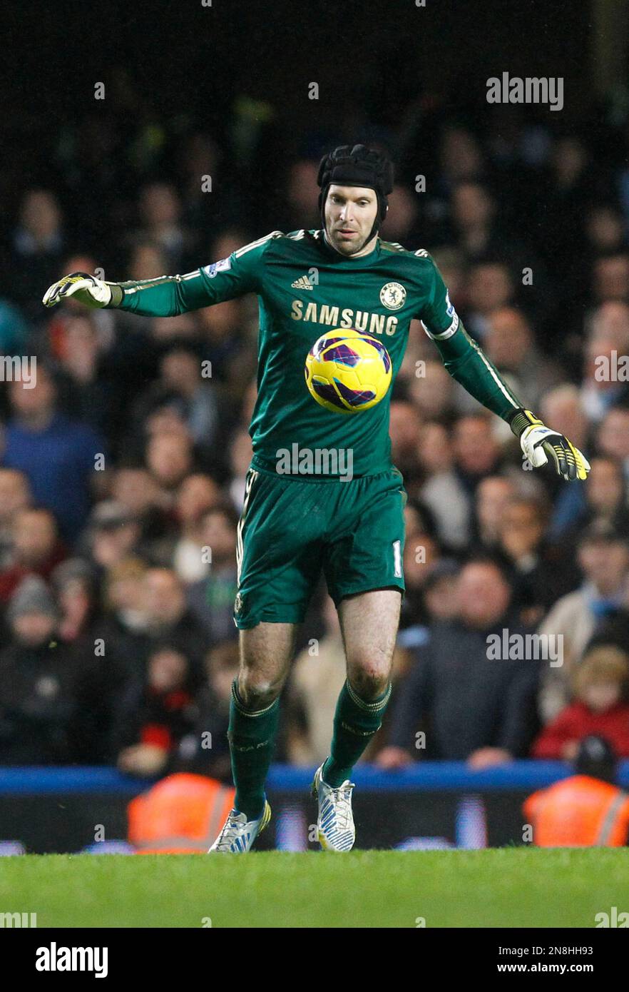 Chelsea's goalkeeper Petr Cech plays against Manchester City during ...