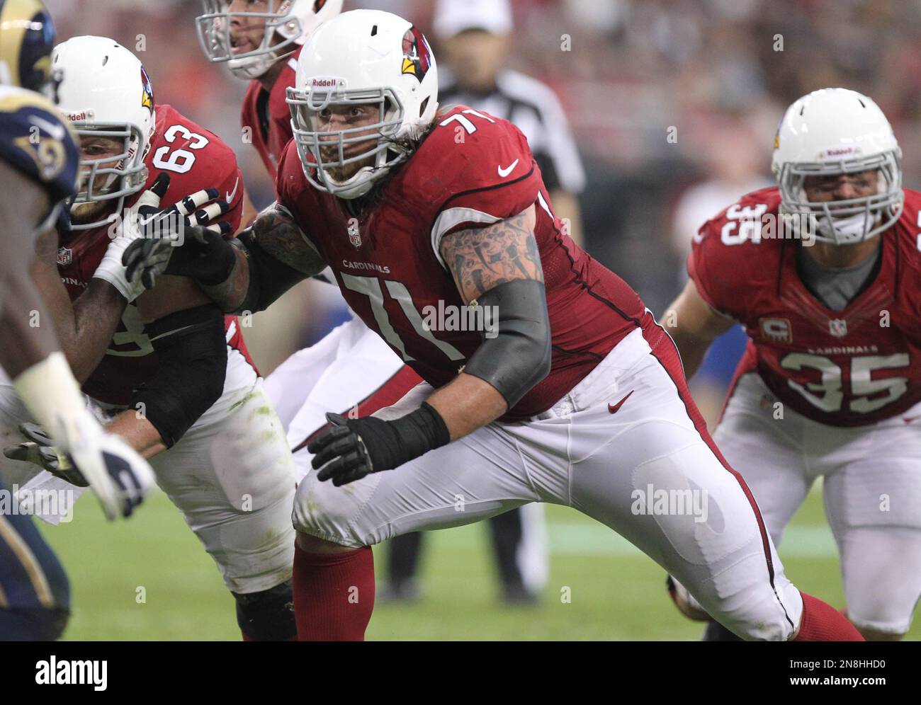 Arizona Cardinals guard Daryn Colledge (71) competes against the St ...