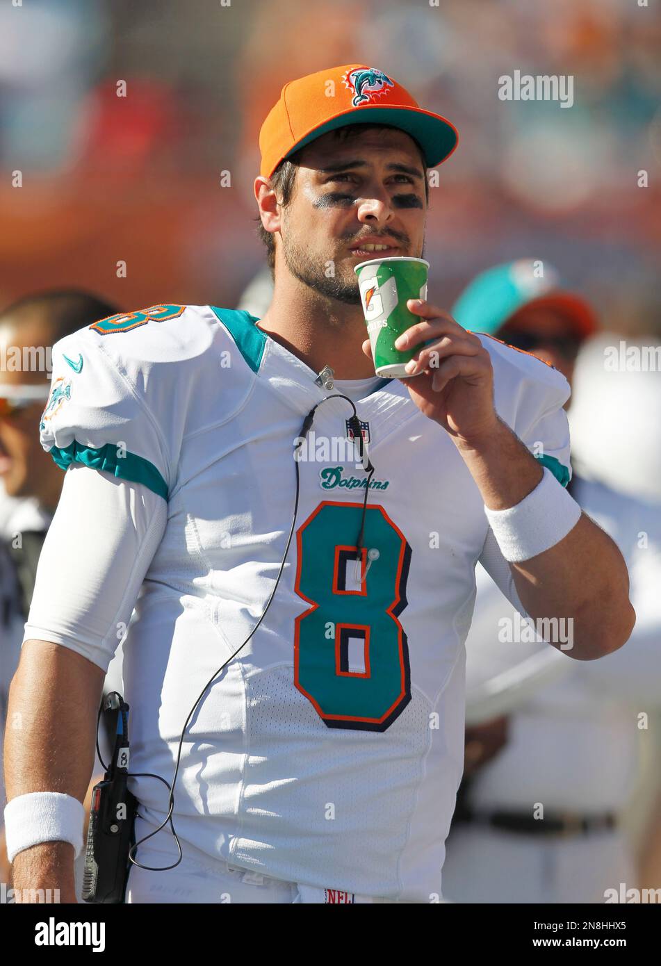 Miami Dolphins quarterback Matt Moore drinks Gatorade on the sideline ...