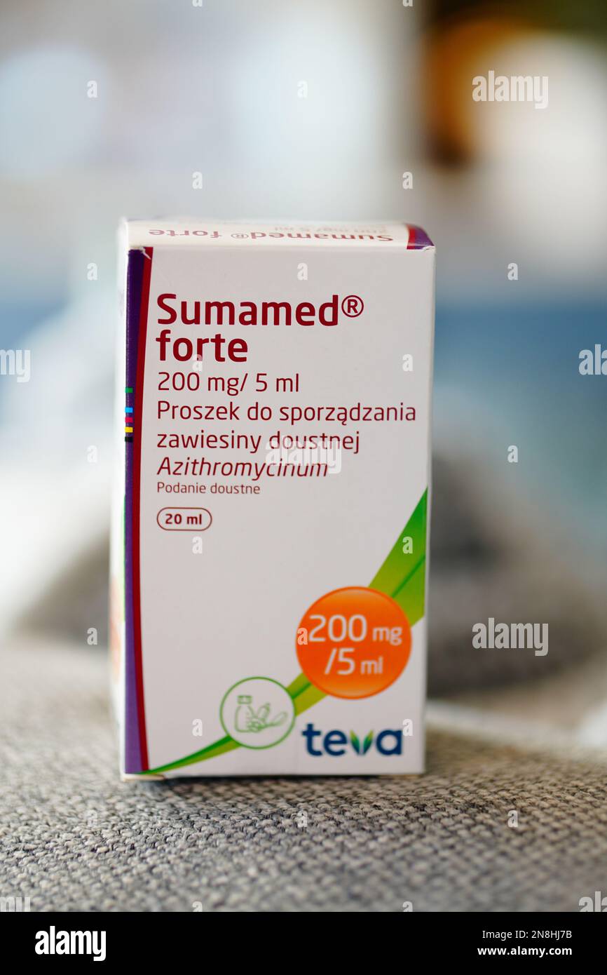 A vertical shot of Sumamed Forte medicine in a box Stock Photo - Alamy