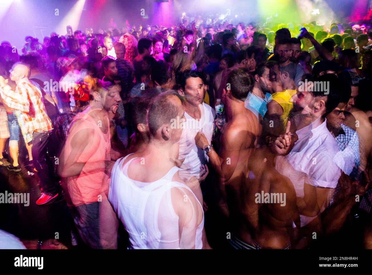 New York City, NY, USA, Young People, Large Crowd Gay Men Dancing in ...