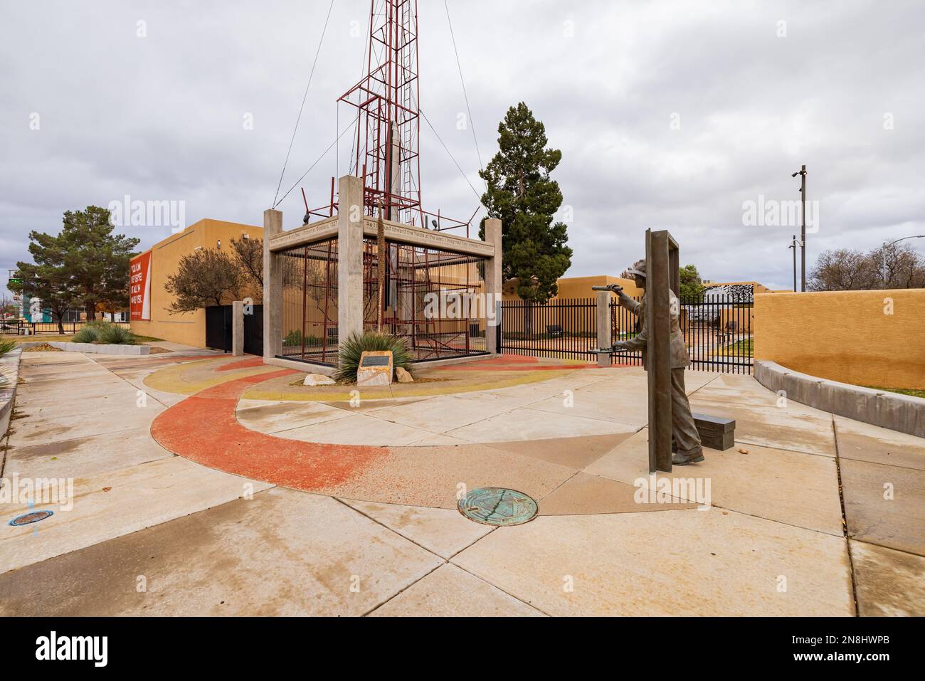 Dr robert goddard statue hi-res stock photography and images - Alamy