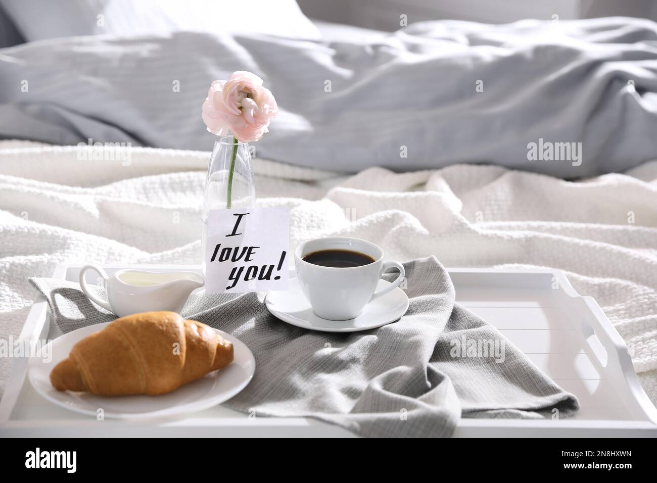 Memo on bed hi-res stock photography and images - Alamy