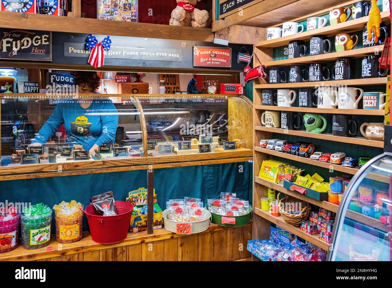 The old apple barn hi-res stock photography and images - Alamy
