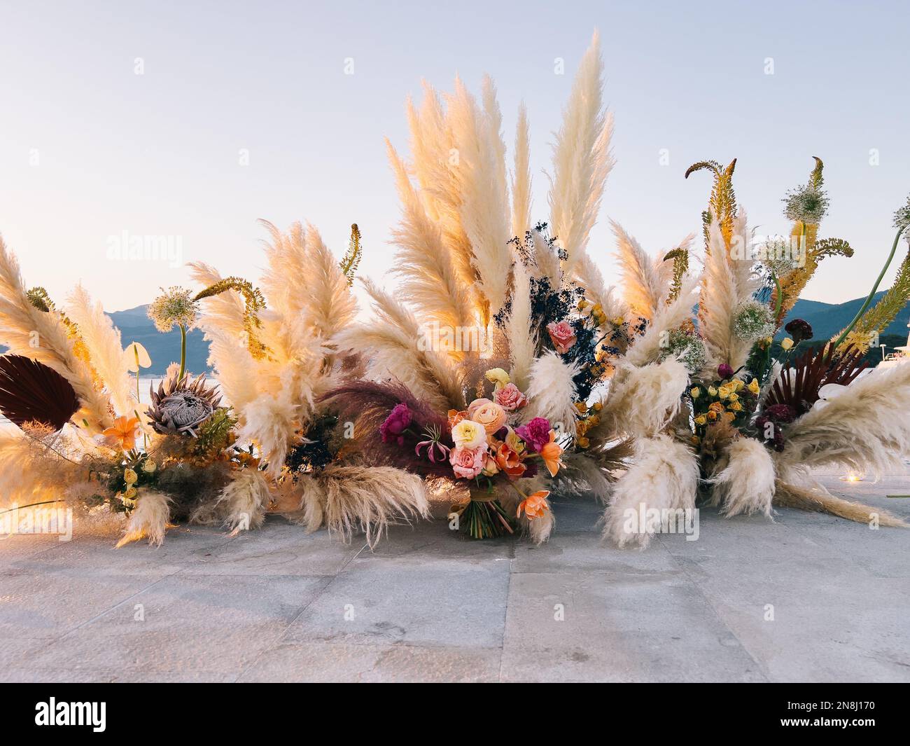 Composition flowers dried stands hi-res stock photography and images ...