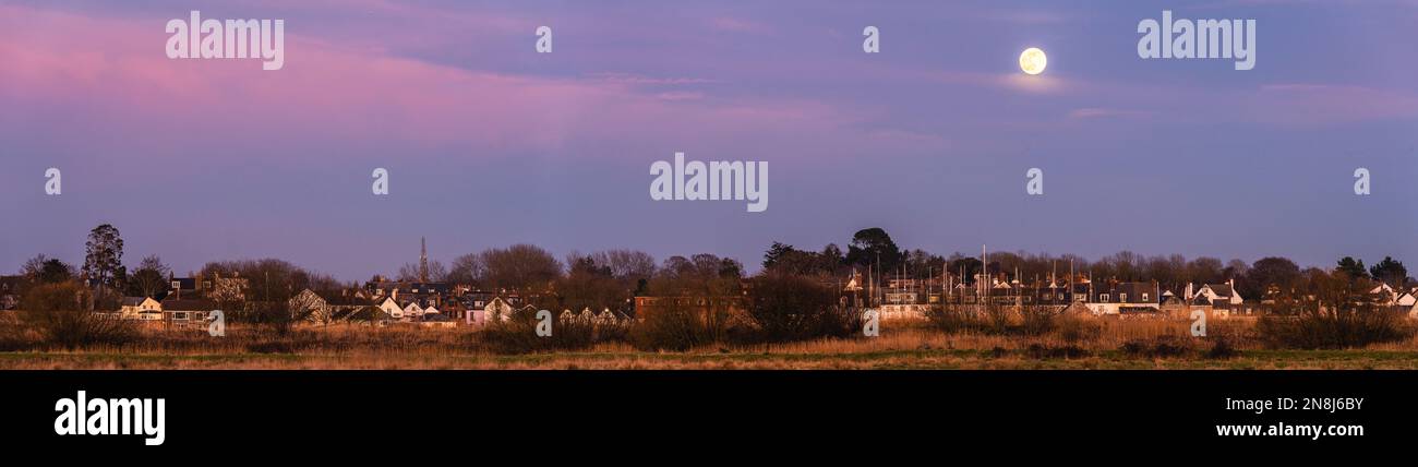 The rising moon over marshes hi-res stock photography and images - Alamy