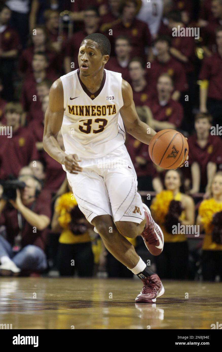 Minnesota forward Rodney Williams Jr. (33) plays against Tennessee ...