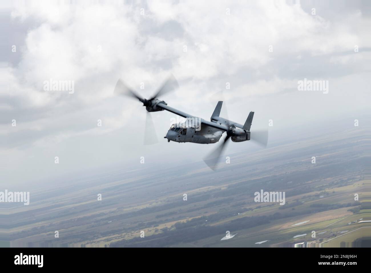 A U.S. Marine Corps MV-22B Osprey with Marine Medium Tiltrotor Squadron ...