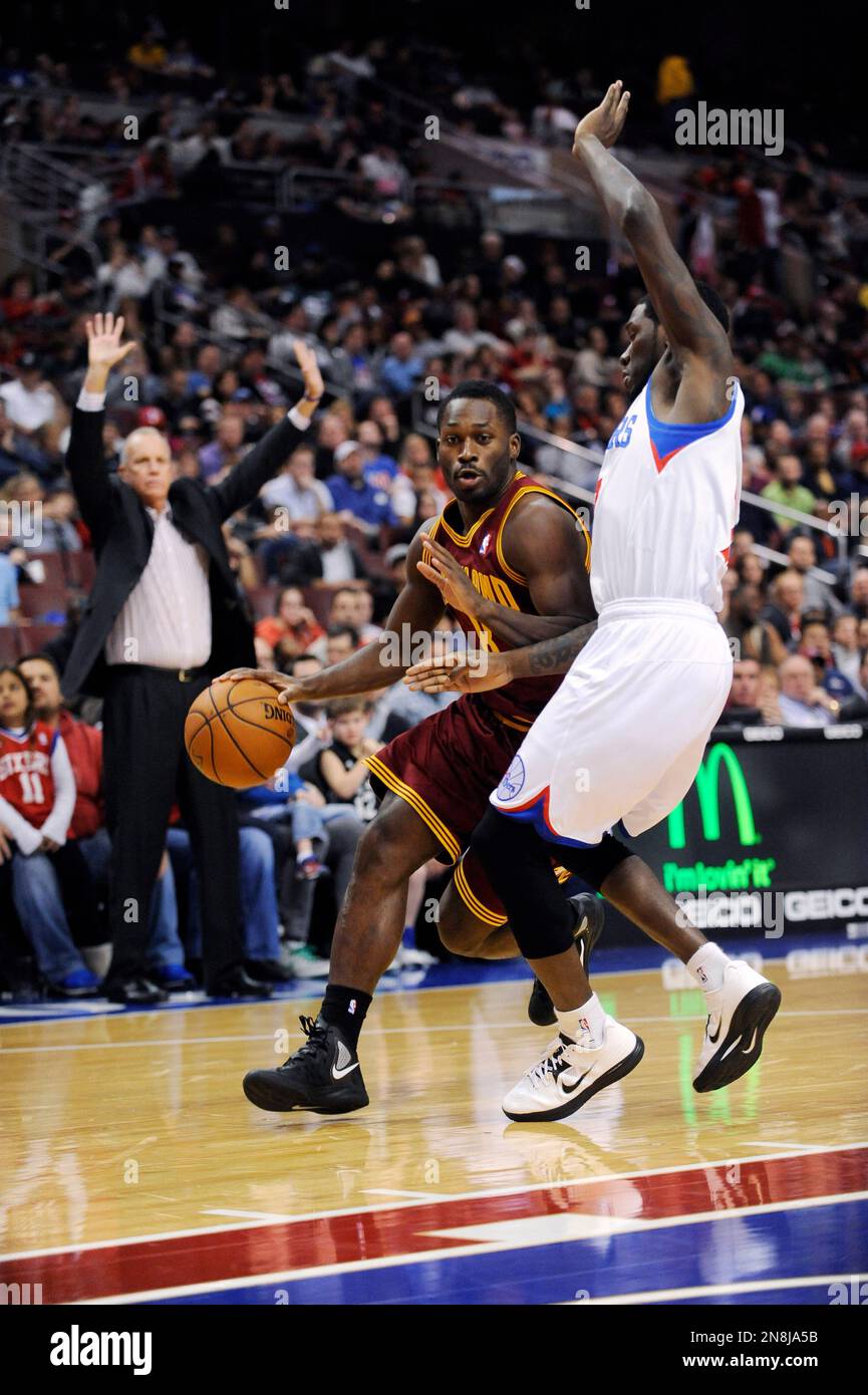Cleveland Cavaliers' Jeremy Pargo (8) drives past Philadelphia 76ers ...