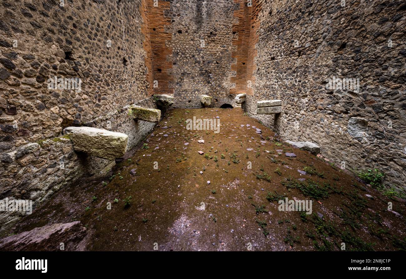 Latrine pompeii hi-res stock photography and images - Alamy
