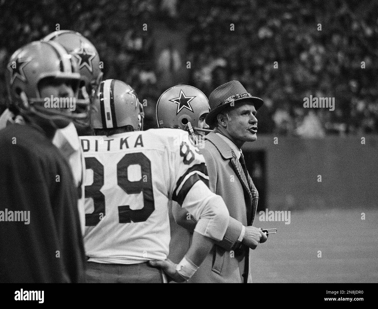 Nfl dallas cowboys team Black and White Stock Photos & Images - Alamy