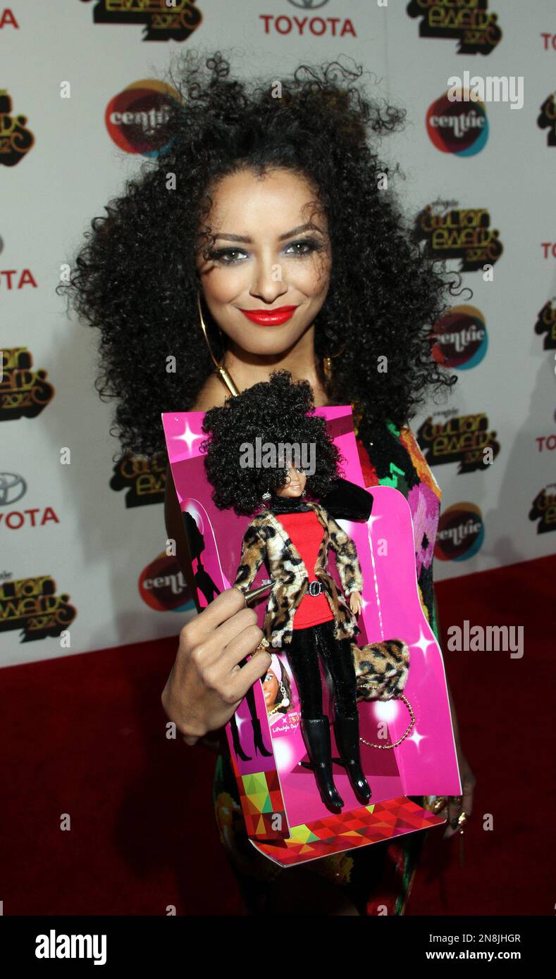 Actress Kat Graham on the Red Carpet at Soul Train Awards 2012 picks up ...