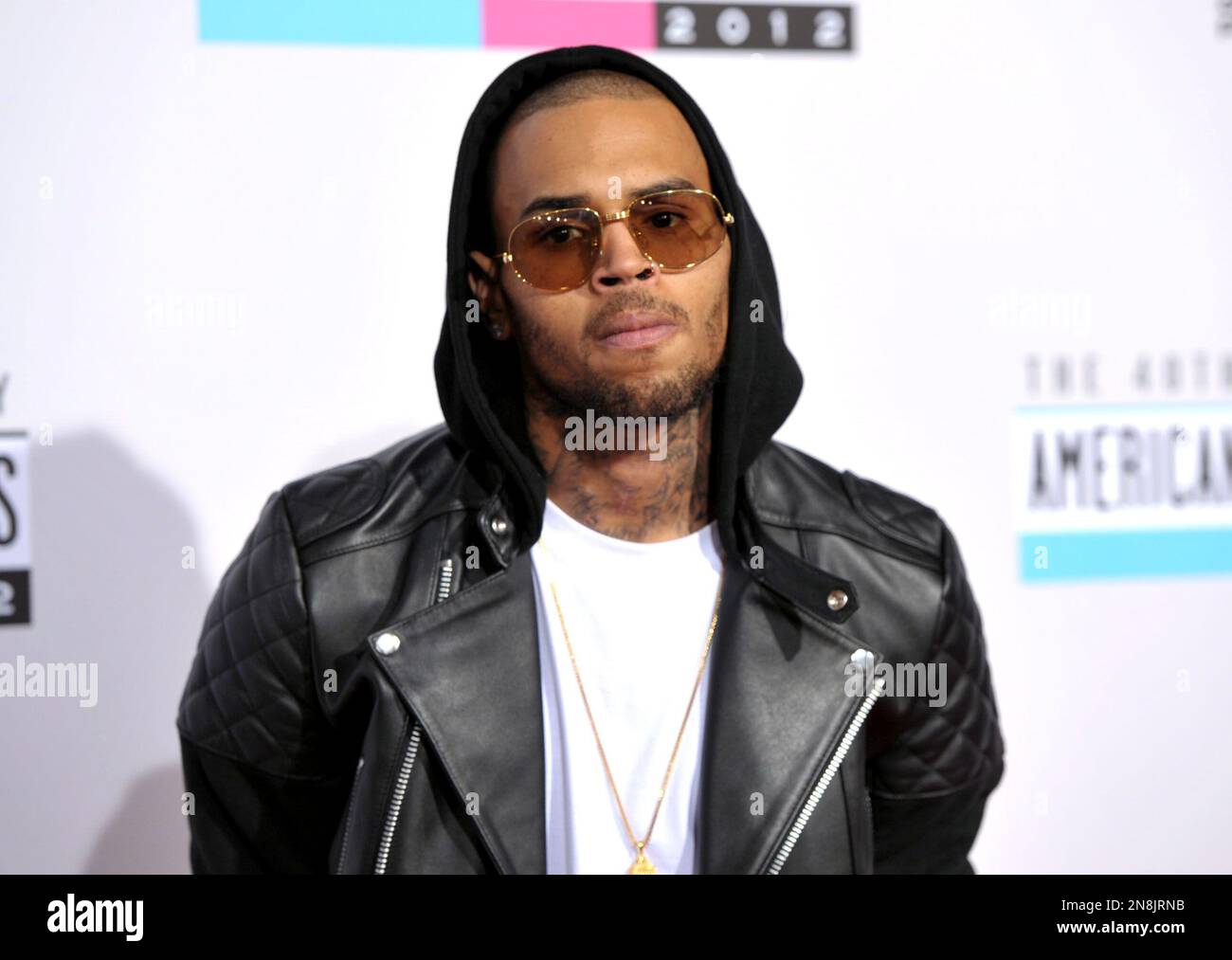 Chris Brown arrives at the 40th Anniversary American Music Awards on ...
