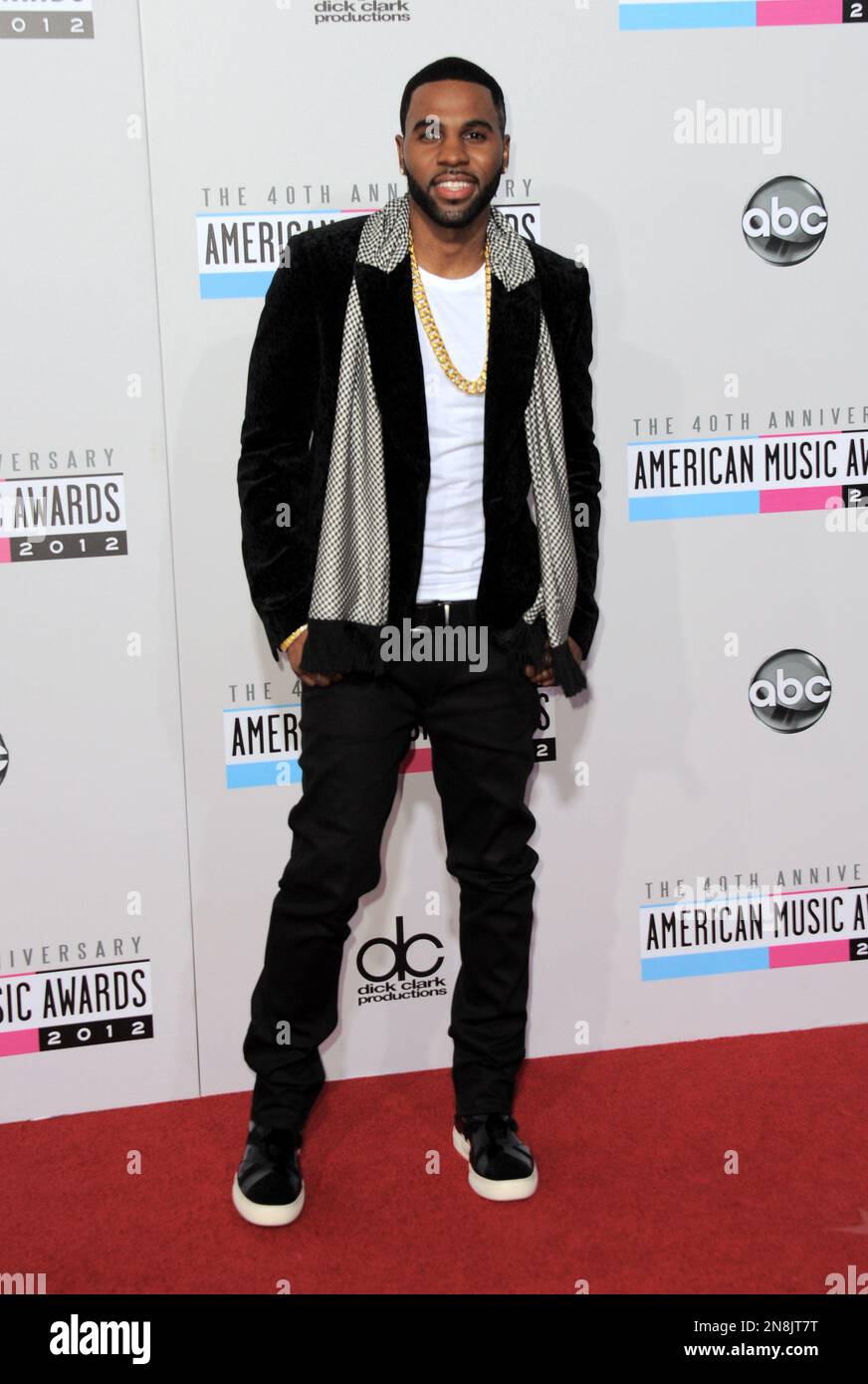 Jason Derulo arrives at the 40th Anniversary American Music Awards on ...