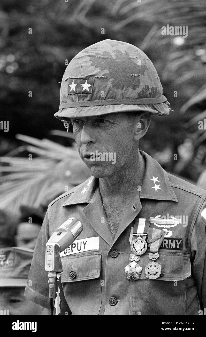 Major General William E. DePuy, Commander of the U.S. 1st Infantry ...