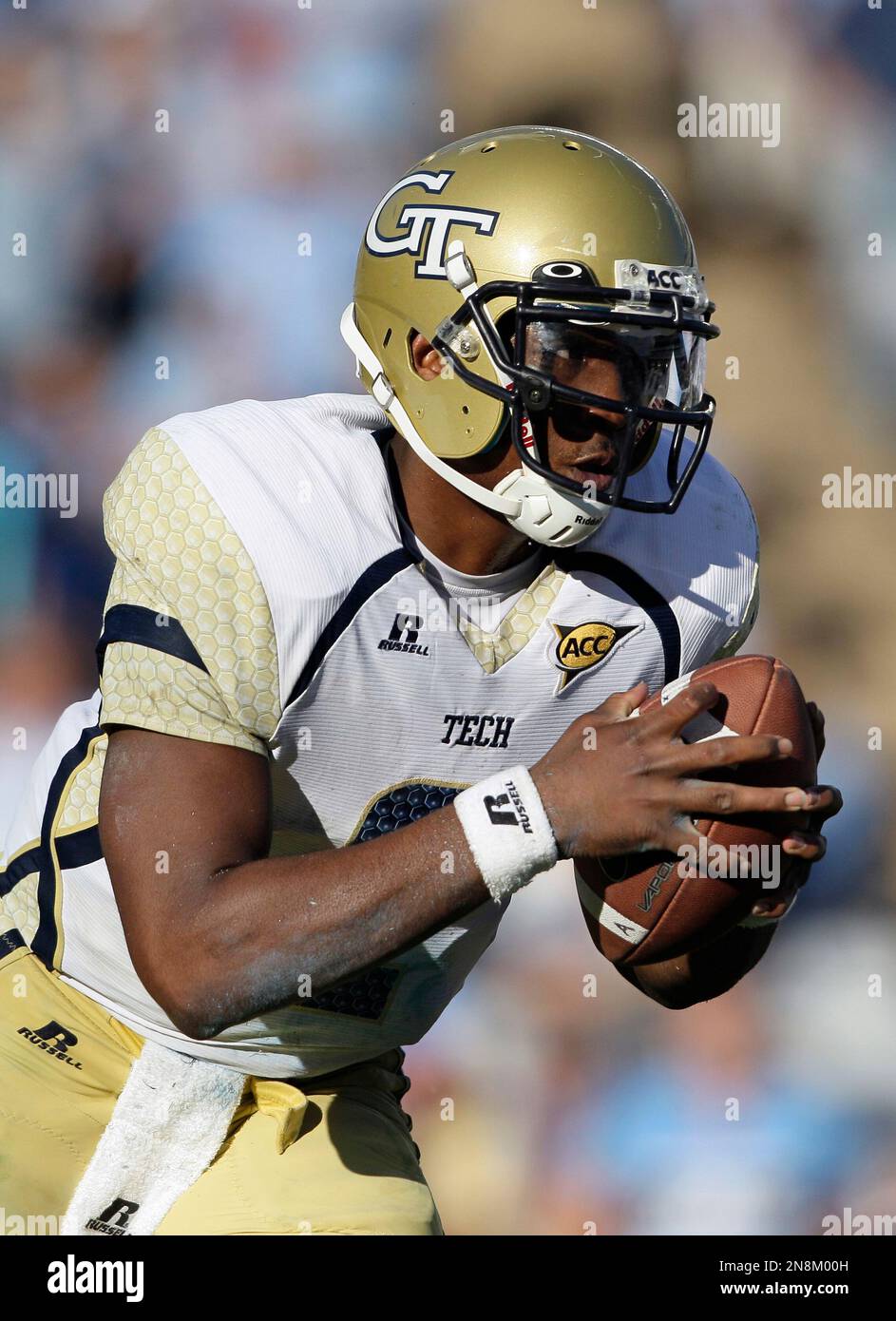 Georgia Tech quarterback Vad Lee (2) scrambles against North Carolina ...