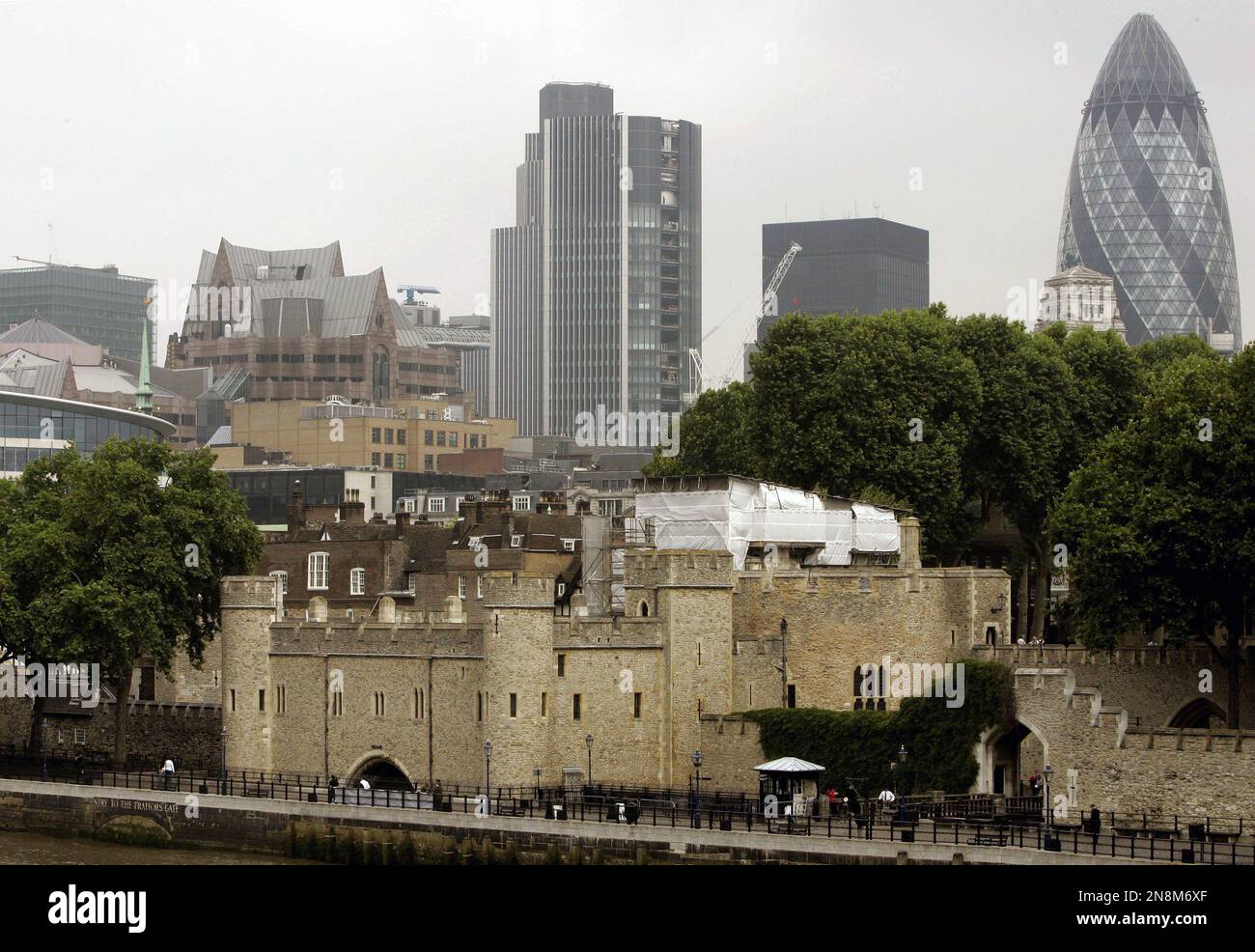 FILE This Tuesday June 12, 2007 file photo shows the Tower of London ...