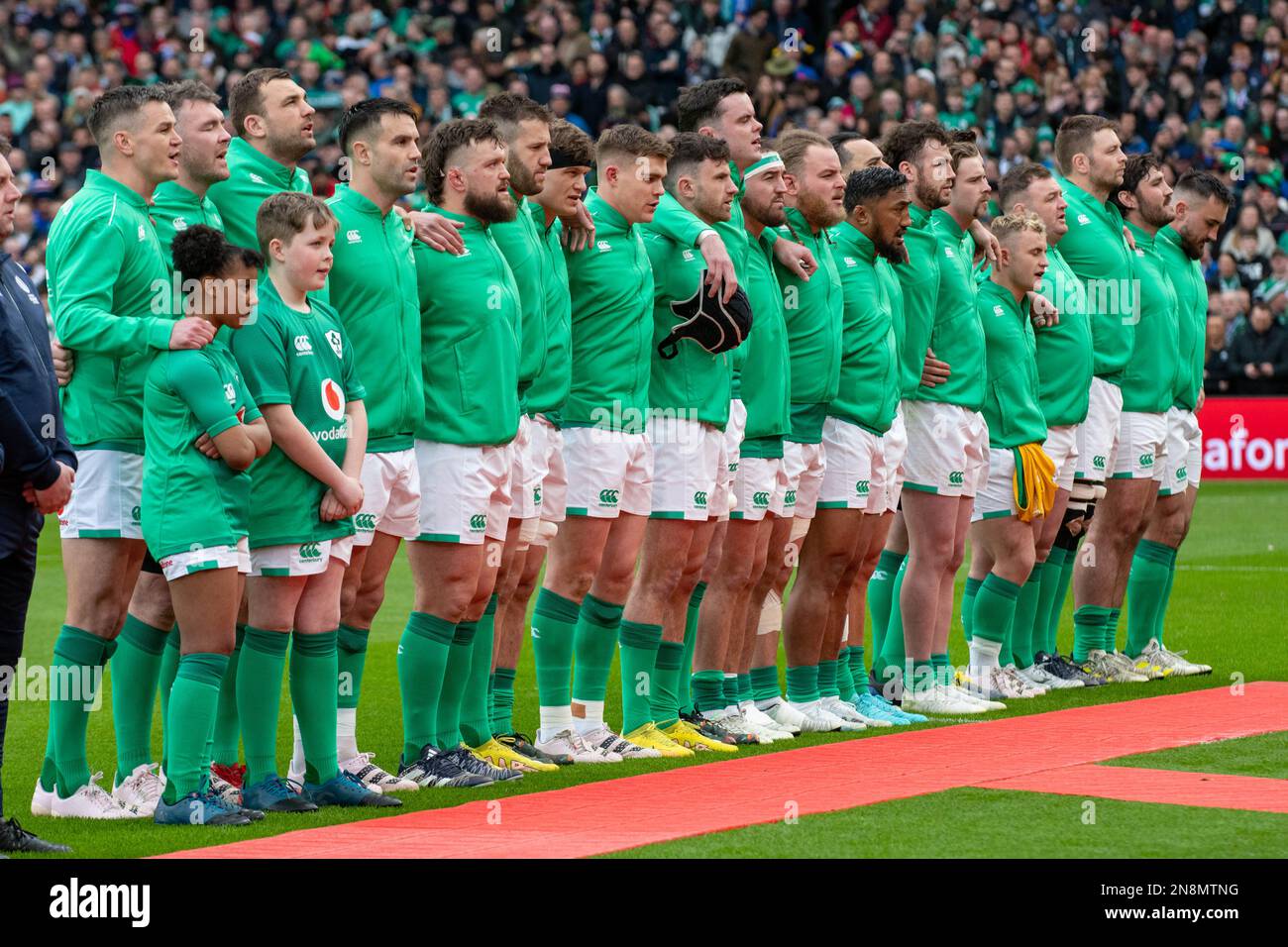 The Irish National rugby team during the Guinness Six Nations Cup Round ...