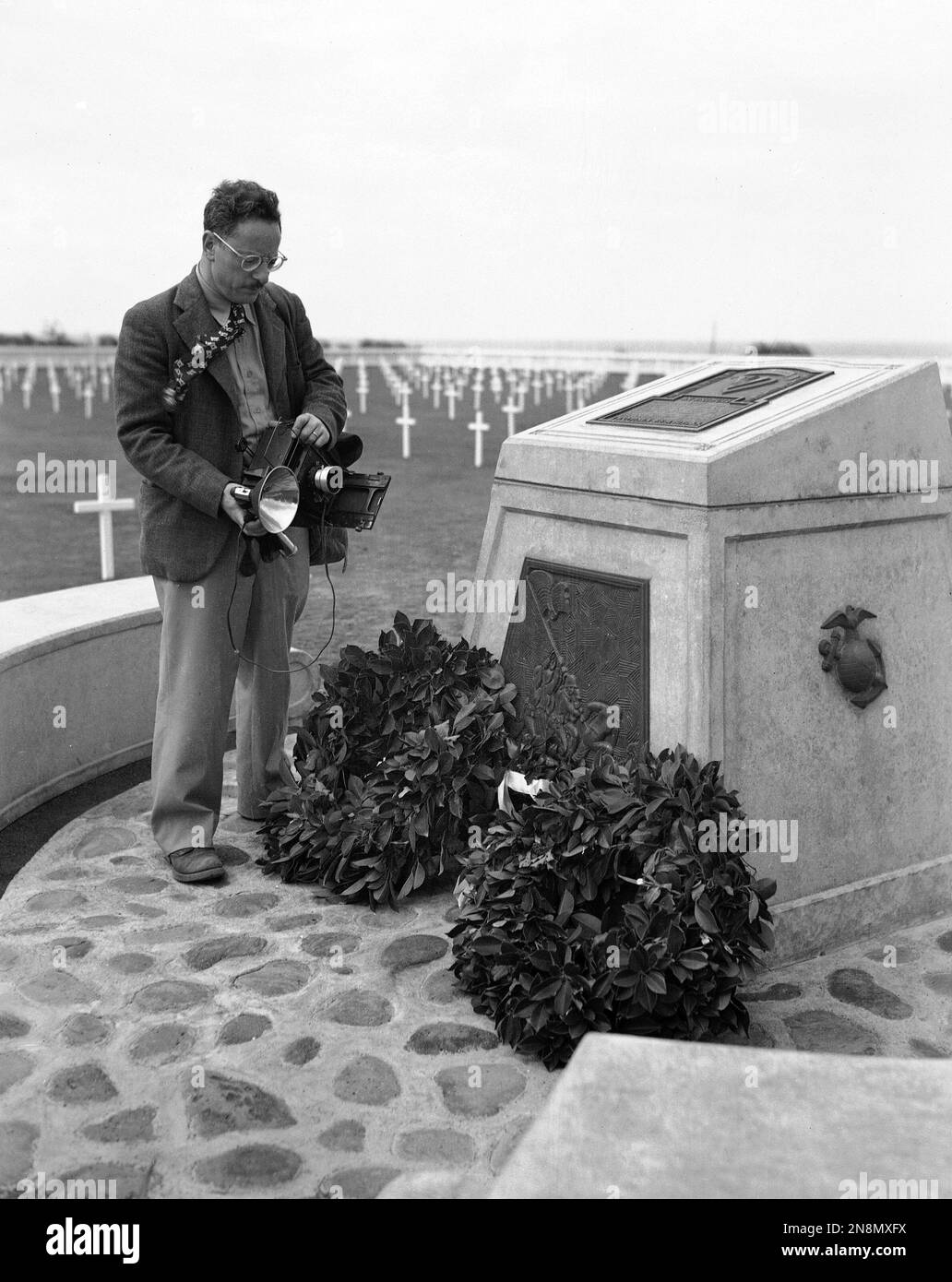 Former AP staff photographer Joe Rosenthal who made the famous Iwo Jima ...