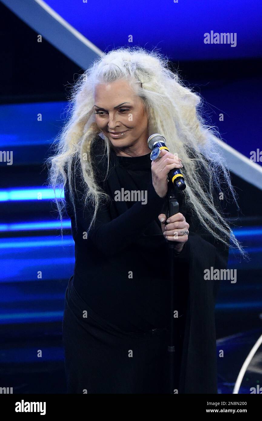 Anna oxa sanremo hi-res stock photography and images - Alamy