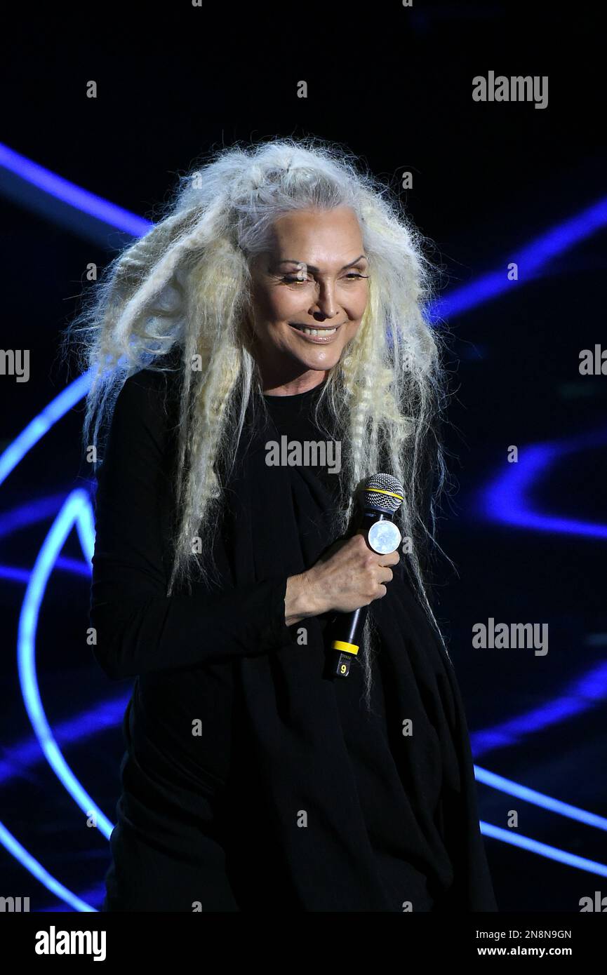 Anna oxa sanremo hi-res stock photography and images - Alamy