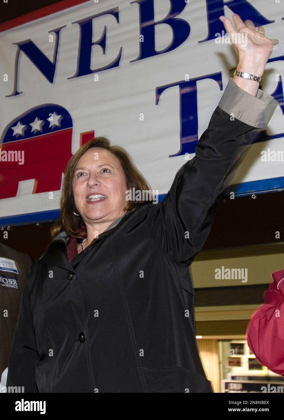 Republican candidate for Nebraska's U.S. Senate seat, Deb Fischer waves ...