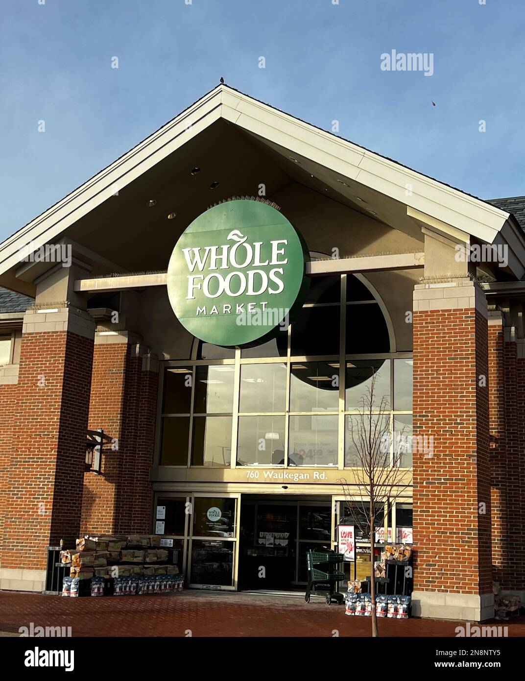 Storefront of Whole Foods Market in suburban Chicago, Illinois Stock ...