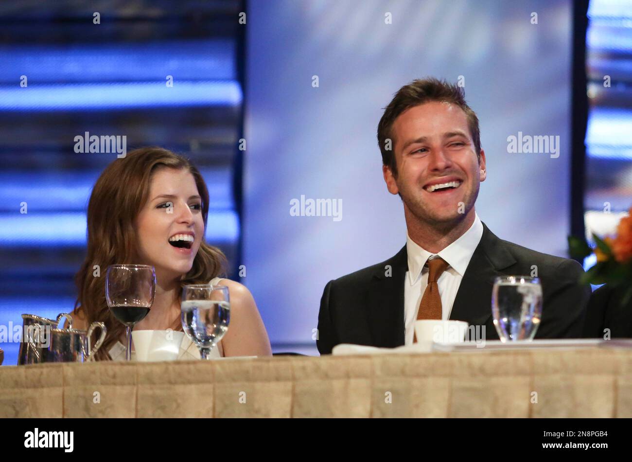 Anna Kendrick And Jeremy Renner