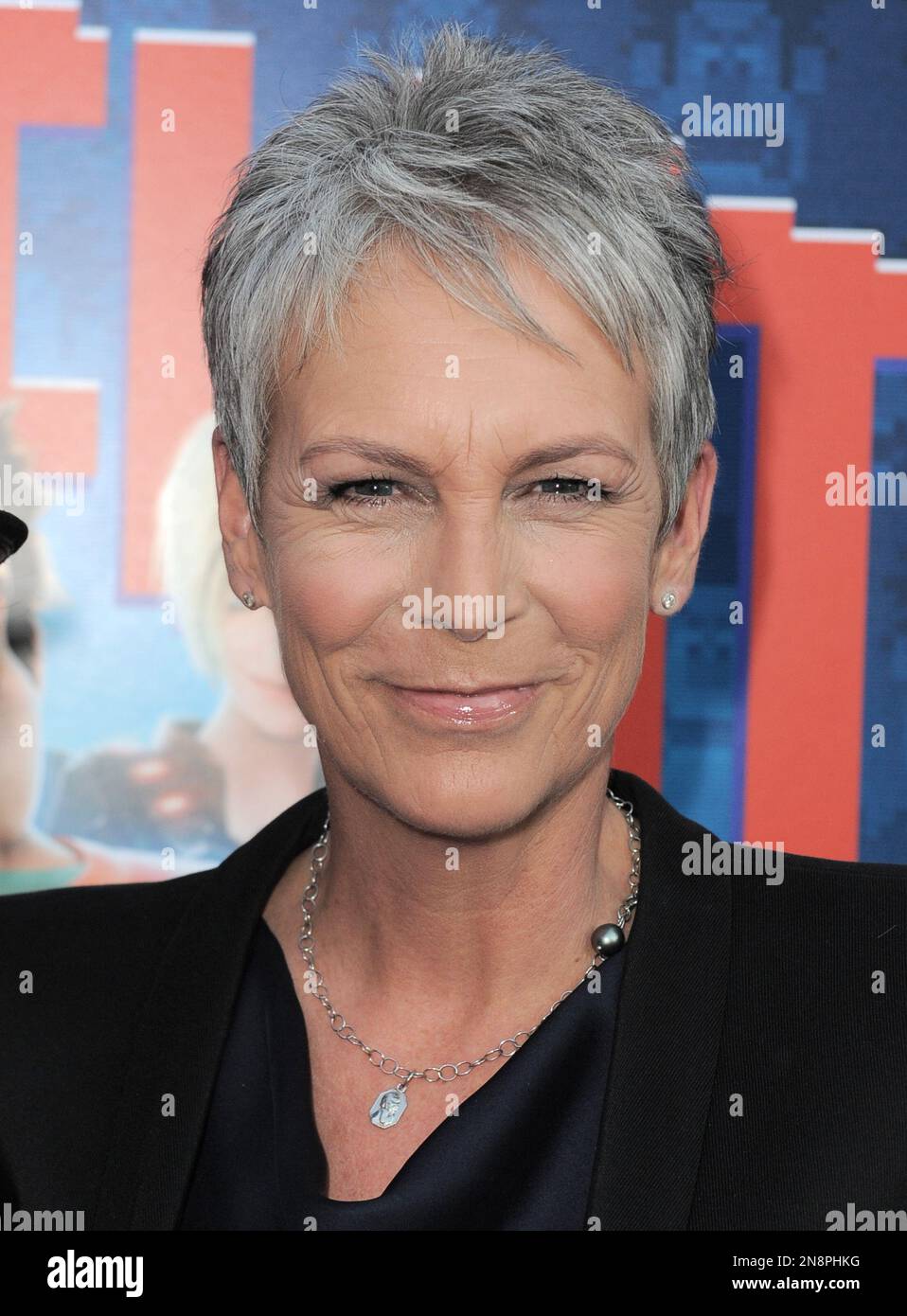 Jamie Lee Curtis arrives at the world premiere of "Wreck-It Ralph" at ...