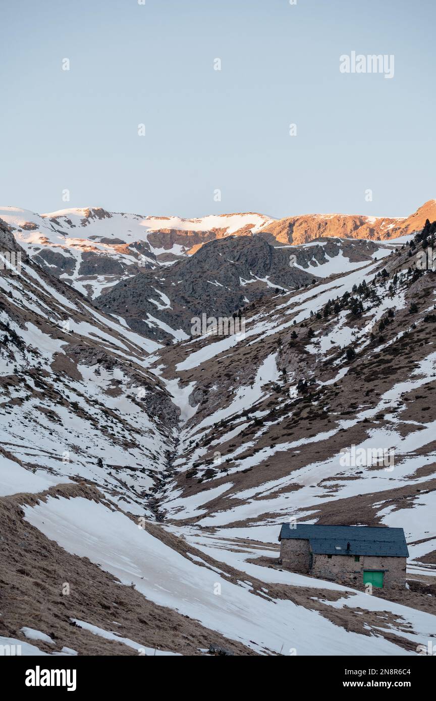 Mountains in the Pyrenees in Andorra in winter with lots of snow Stock ...