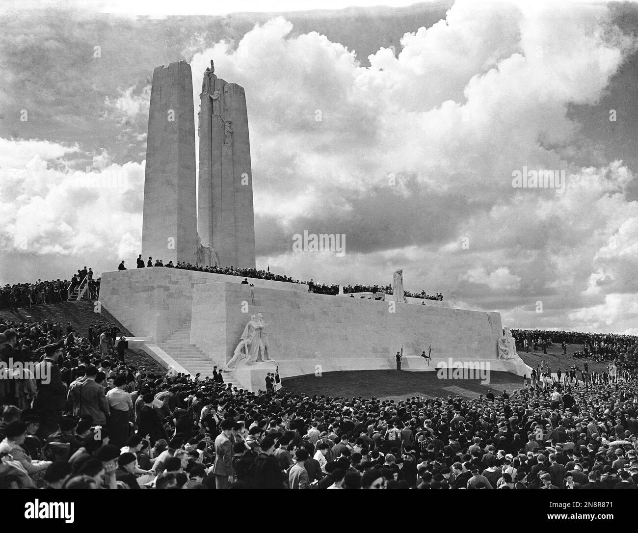 Britain's King Edward VIII unveiled the Canadian War Memorial at Vimy ...