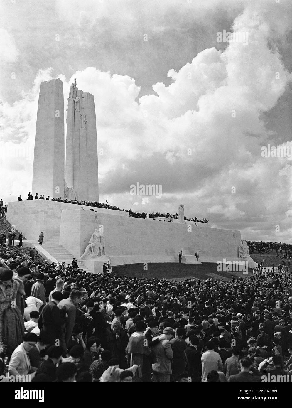 Britain's King Edward VIII unveiled the Canadian War Memorial at Vimy ...
