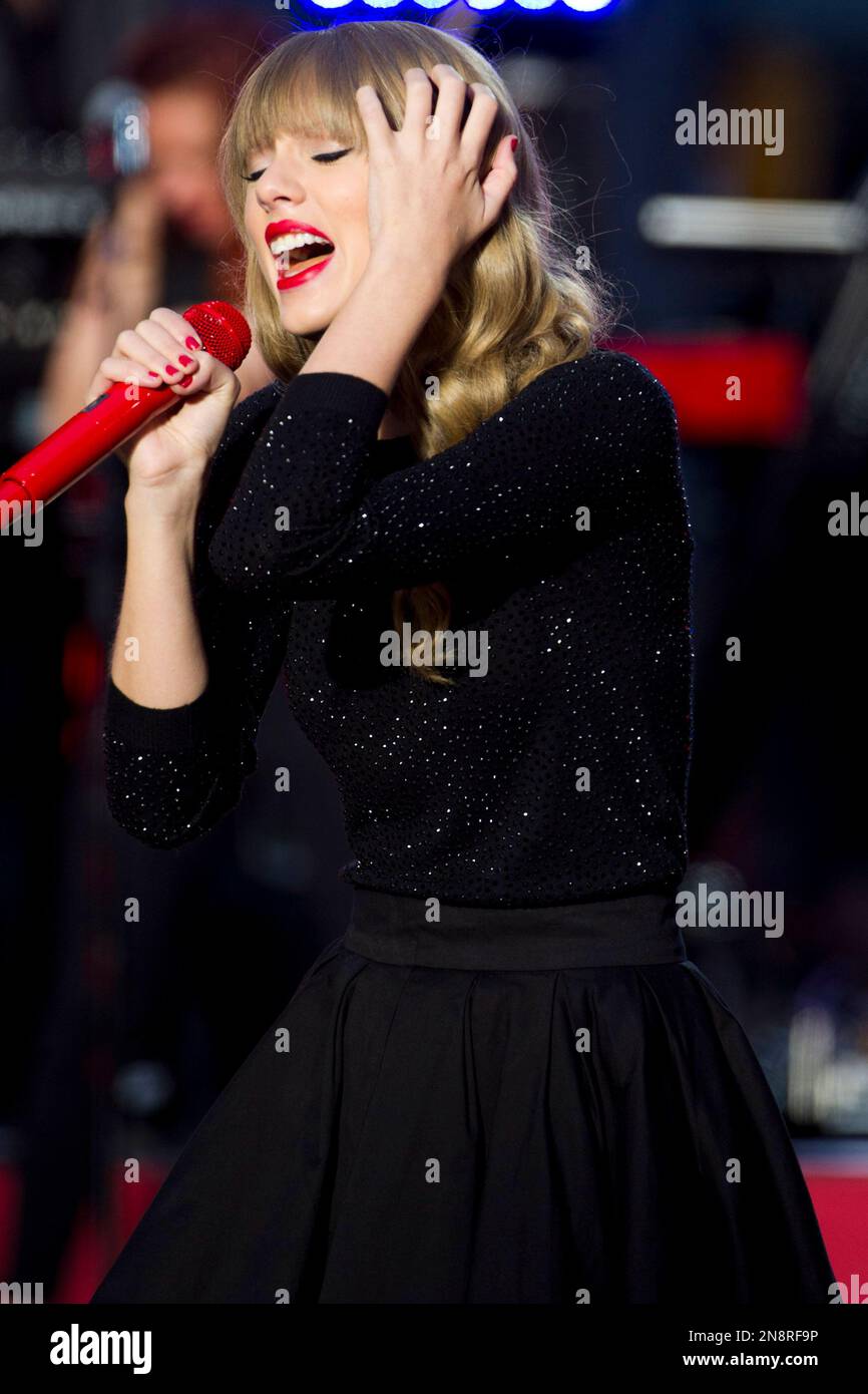 Taylor Swift performs on ABC's "Good Morning America" on Tuesday, Oct ...