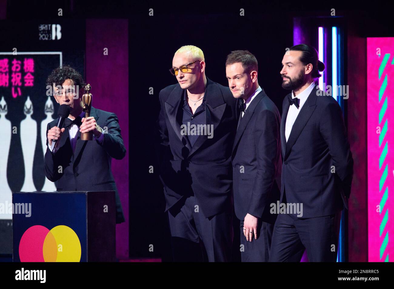 1975 rock music awards hi-res stock photography and images - Alamy