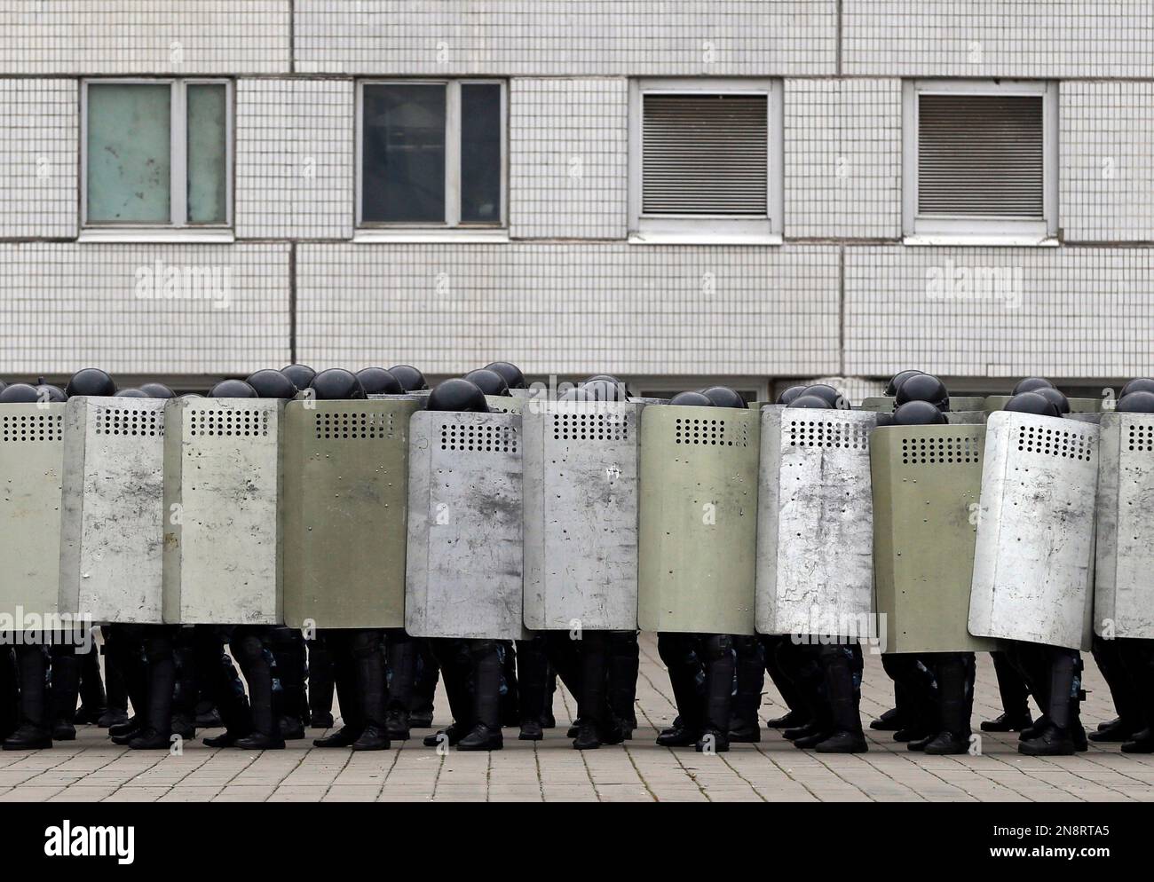 Russian riot police force (OMON) officers demonstrate their skills ...