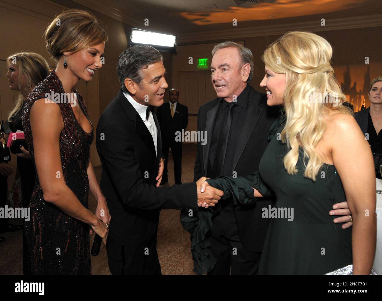 From left, Stacy Keibler, George Clooney, Neil Diamond, and Katie ...