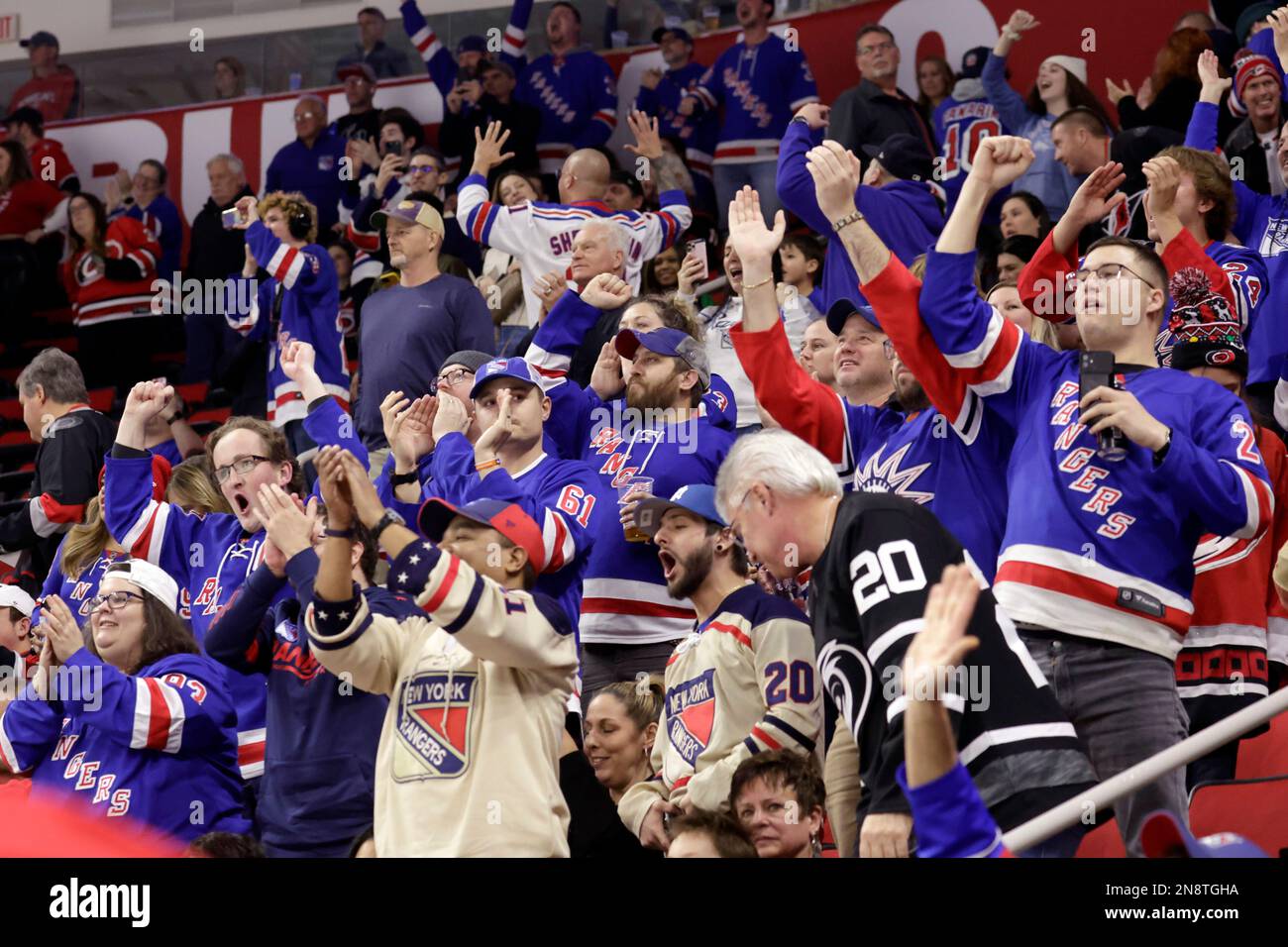 New York Rangers fans cheer in the waning moments of the team's NHL ...