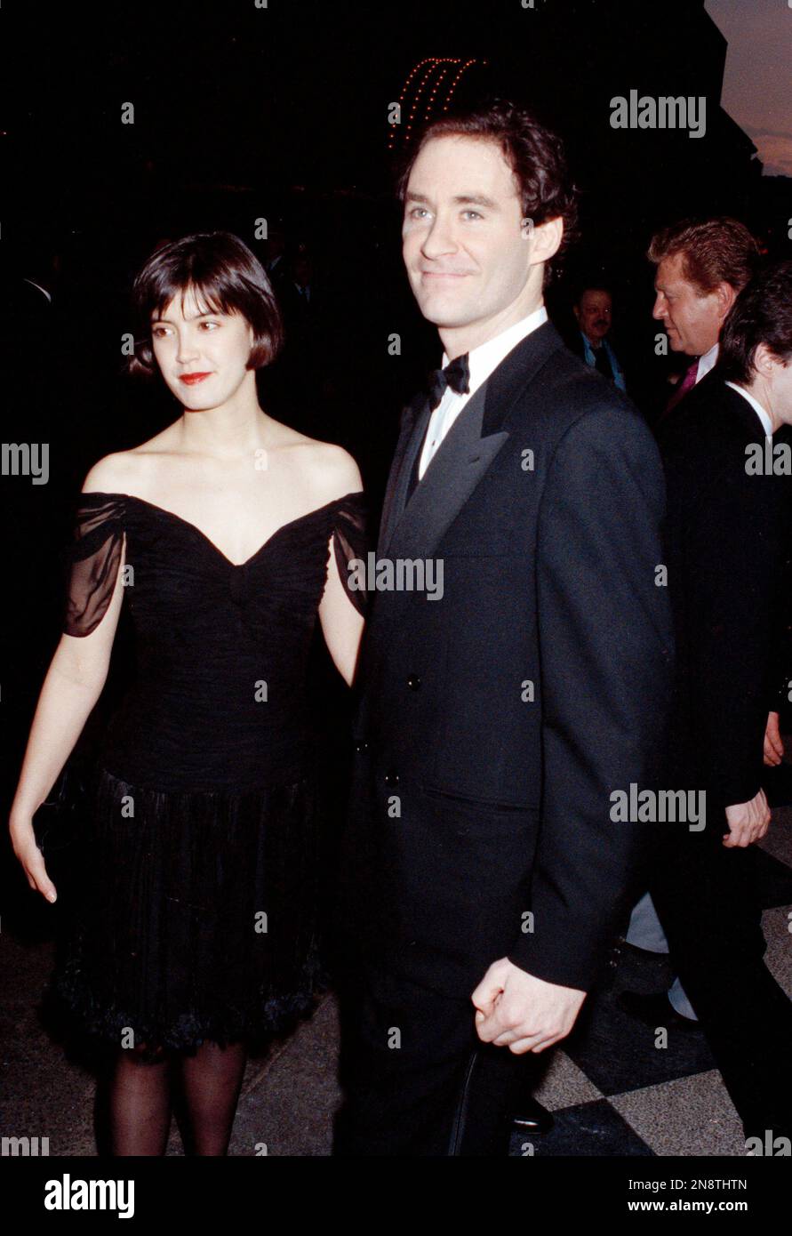 Actor Kevin Kline and his wife Phoebe Cates arrive at the Tony Awards ...