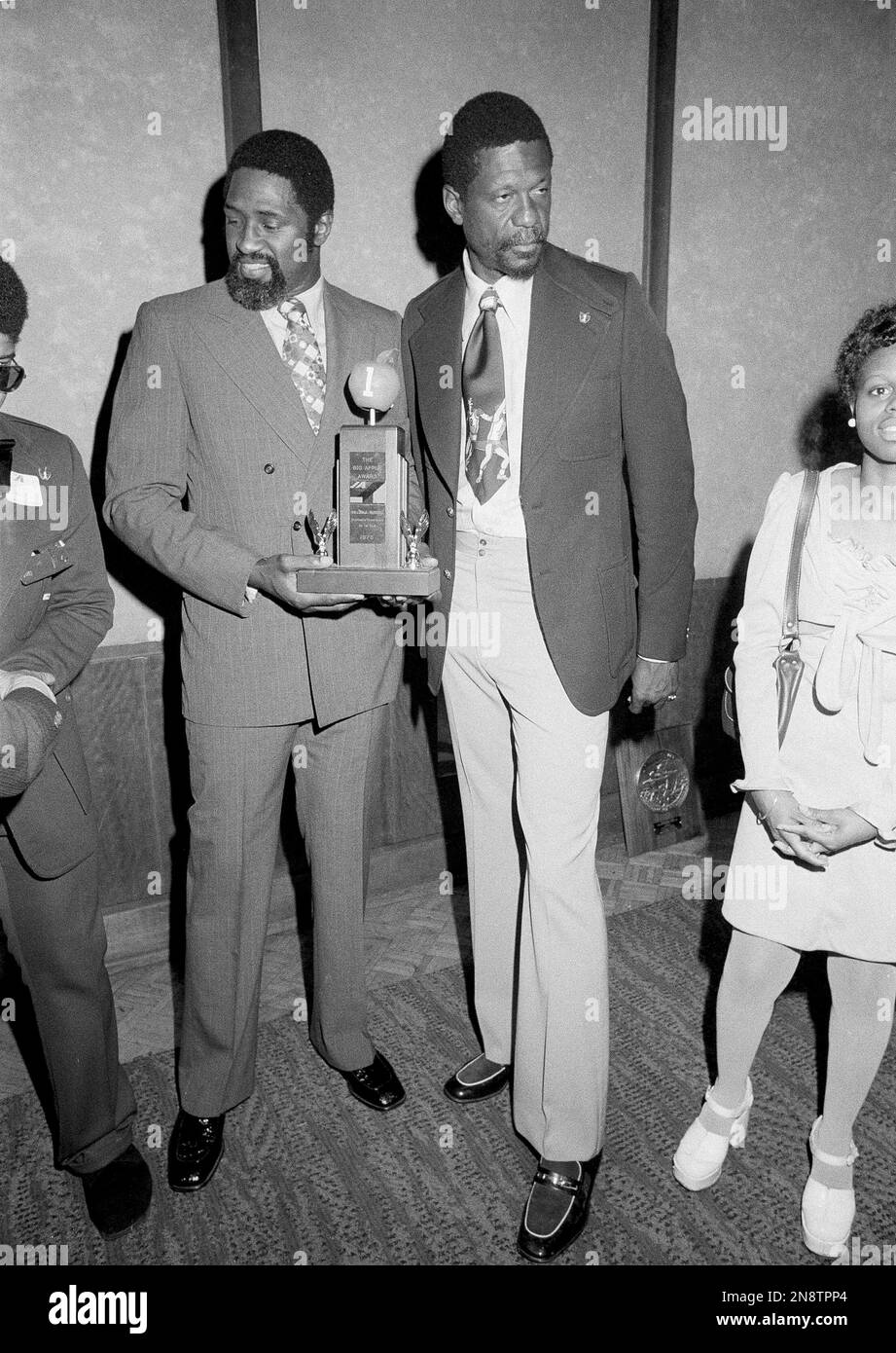 Former Boston Celtic Bill Russell, right, accepts Junior Achievement's ...