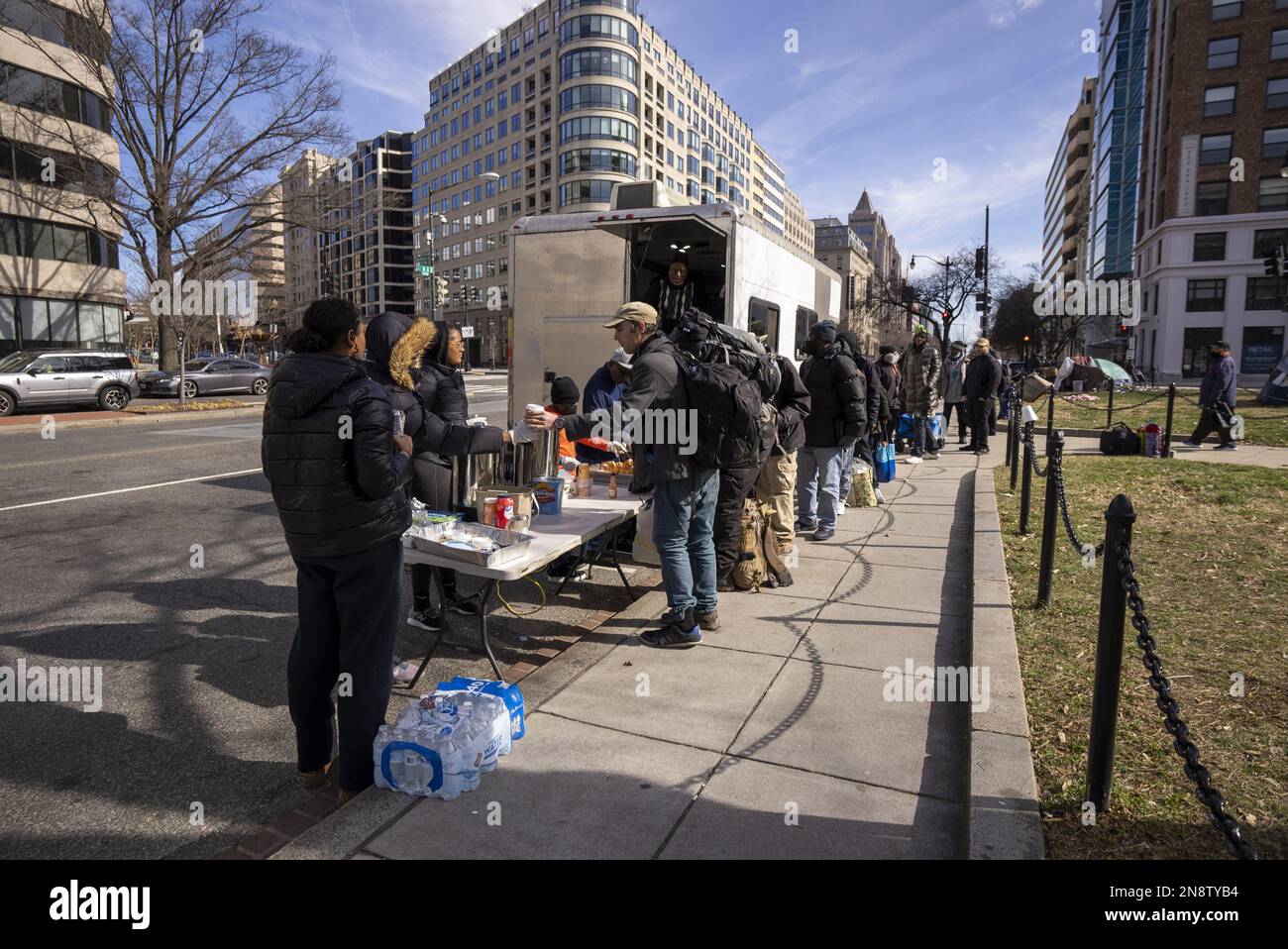 Homeless food line hi-res stock photography and images - Alamy