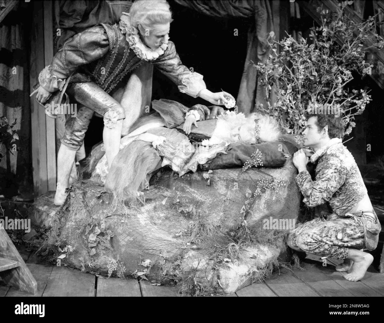 Ian Richardson as Oberon, Judi Dench as Titania and Ian Holm as Puck in ...