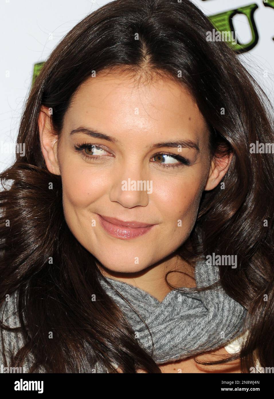 Actress Katie Holmes joins the cast of the Broadway play "Dead Accounts ...