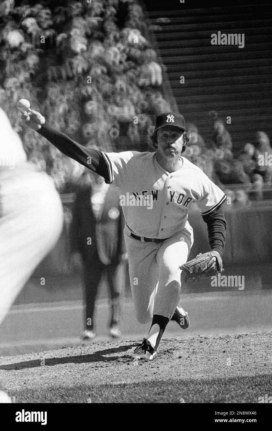 New York Yankees' pitcher, Catfish Hunter throws to Brewer batter April ...