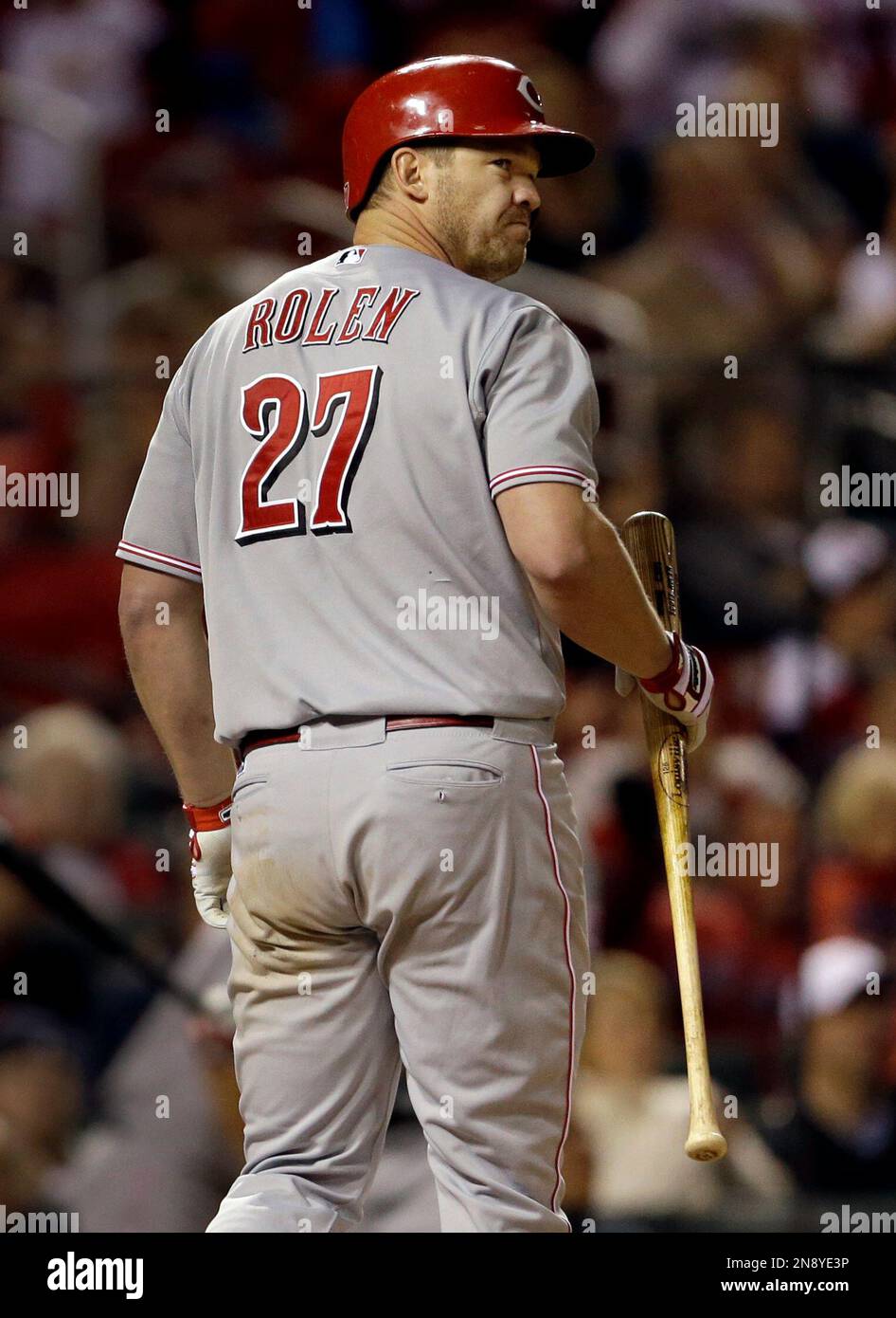 Cincinnati Reds' Scott Rolen walks back to the dugout after striking ...